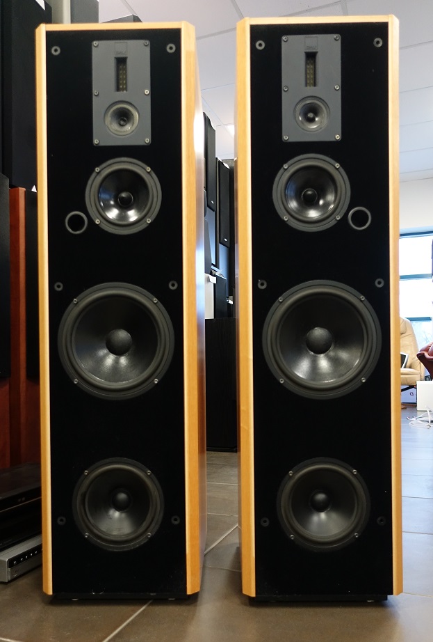 Dali 810 võimsad põrandakõlarid