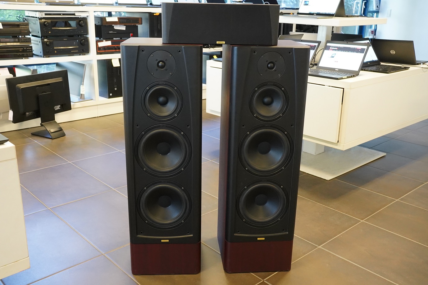 Jamo 128 põrandakõlarid - Elektroonika24