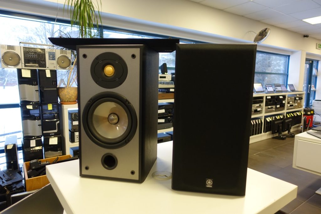 Yamaha NS-100 riiulikõlarid